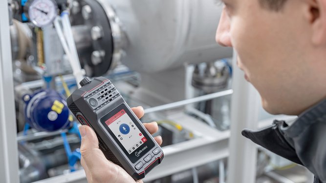 First 5G radio for safe PoC communication in Ex Zone 1/21